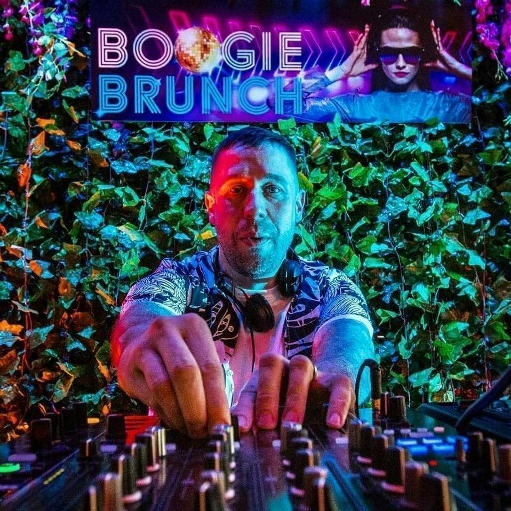 Boogie Brunch - July - Dubai Anthems | Radisson Red Glasgow Sat 26 July ...