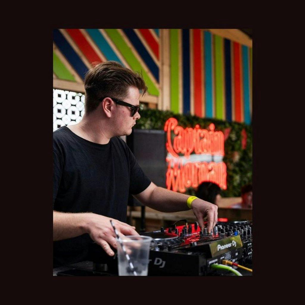 DJ Franci Mac Roof Terrace Set! | The Mesmerist Brighton Sat 29 November 2025