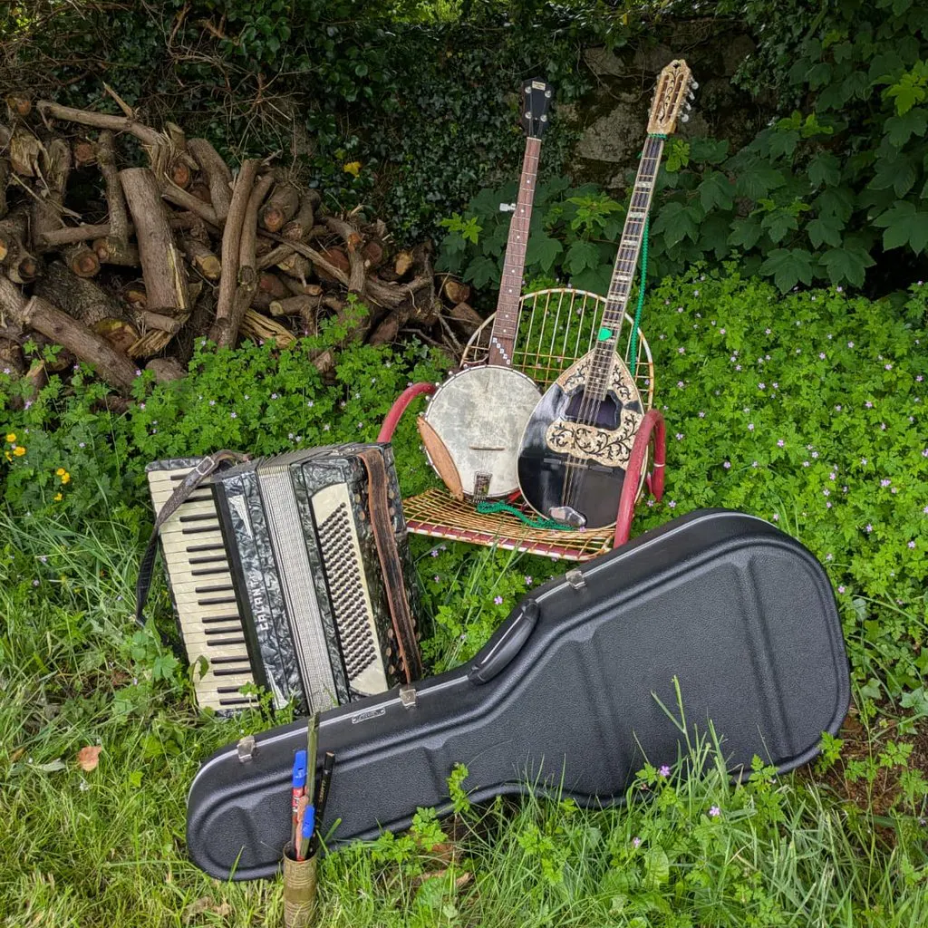 Tickets: Silver Spear Folk Club | Cooke's Thatch Bar Galway Sat 25 July ...